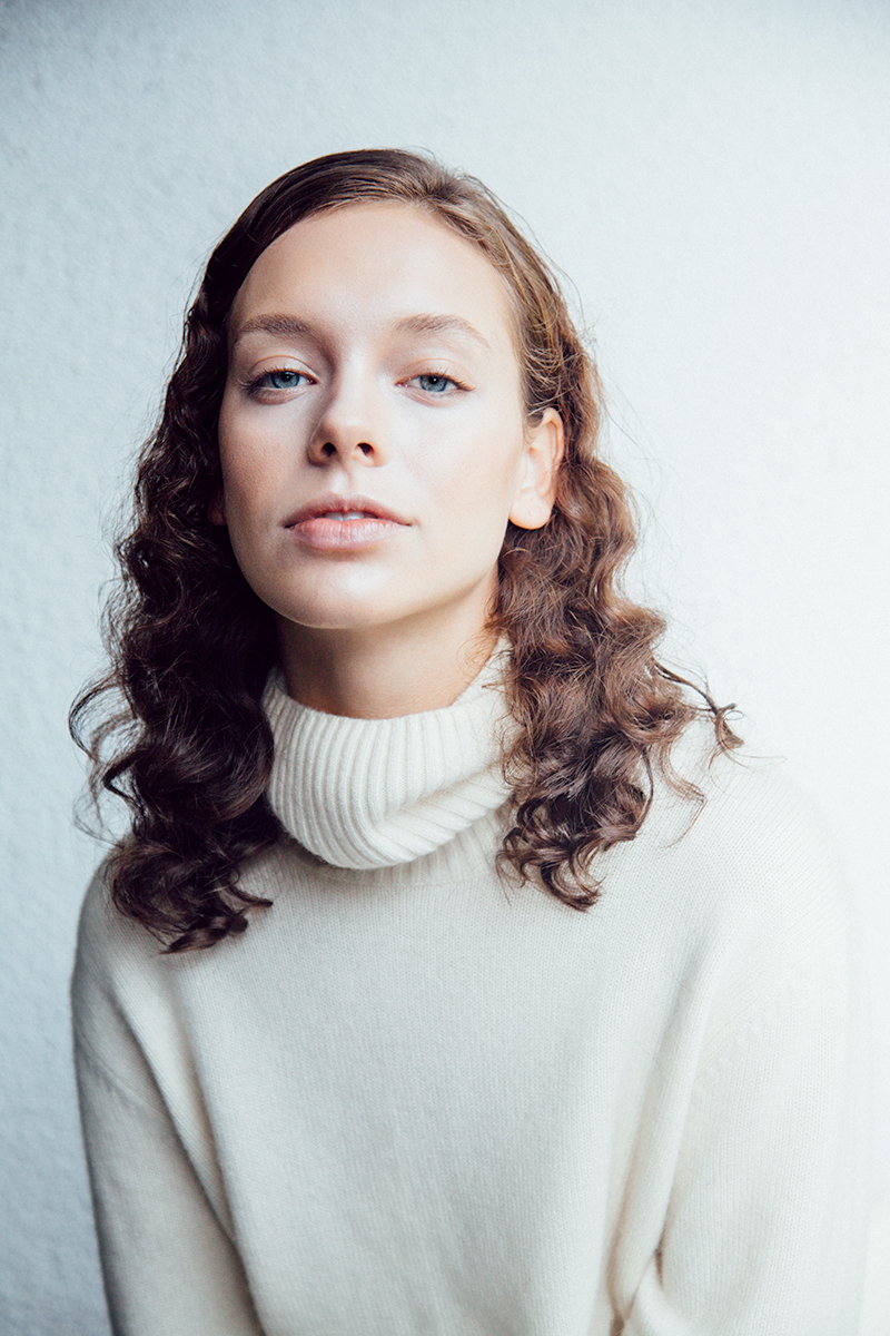 Alexa Handwork - Behind the Scenes & Photography Tips - Nomad Moda